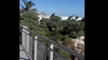 Watch: 6 injured as giant wave sweeps across Miami Beach pier | Fox Weather